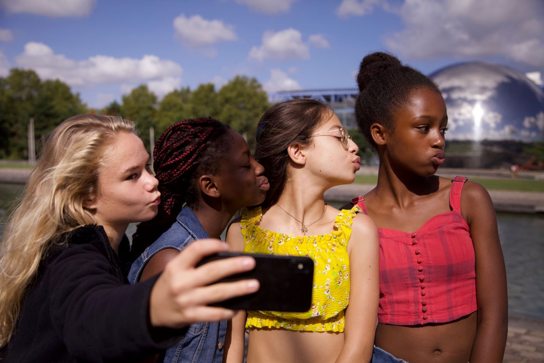 Mignonnes En VOD Film De Ma mouna DOUCOUR En Streaming Et 